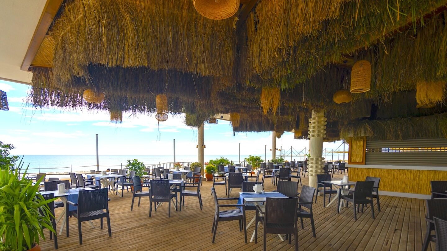 Xuuma Beach Bar – SeaShell Vega Hotel